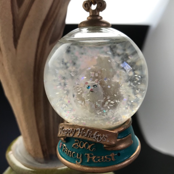 Fancy Feast | Holiday | 206 Fancy Feast Snow Globe Collectible ...